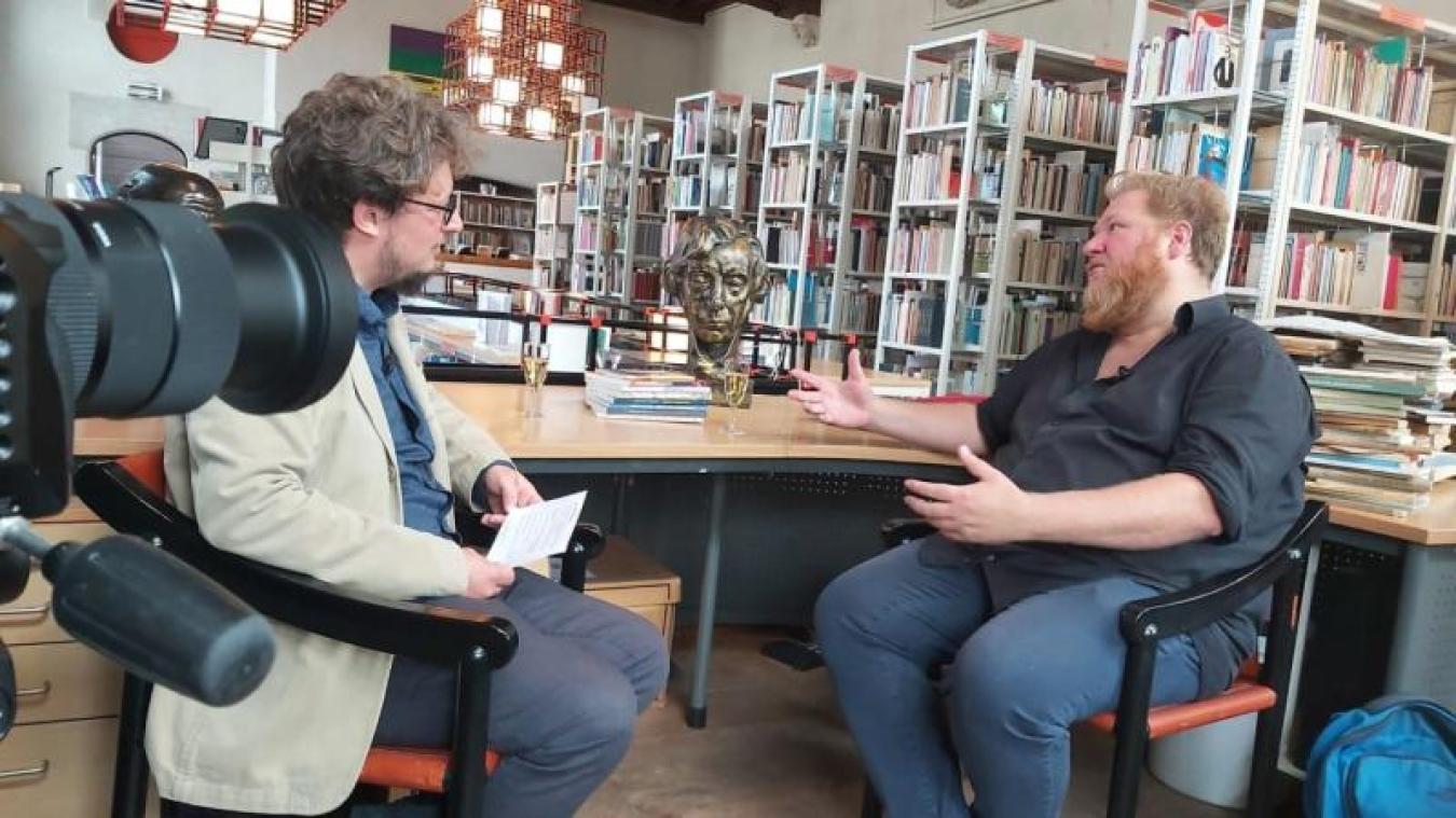 De eerste aflevering van Apéro Poëzie: met Dominique Van Malder en ...